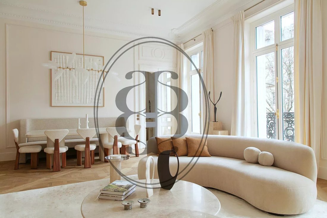 Golden Triangle In Paris, île De France, France For Sale (15946018)