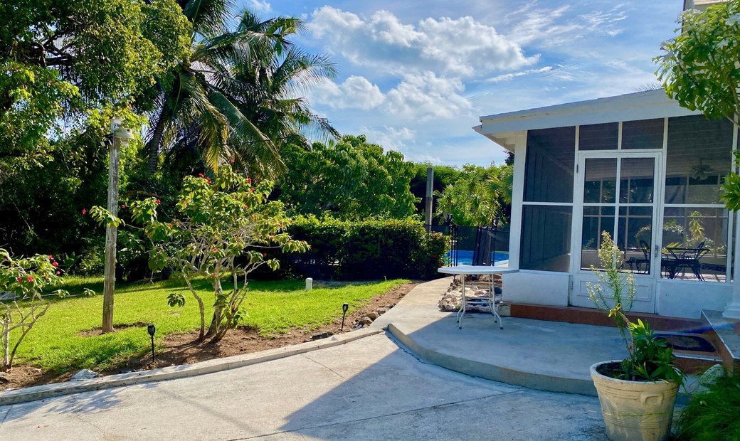 Thatch Tree House In Rock Sound, Bahamas For Sale (15949253)