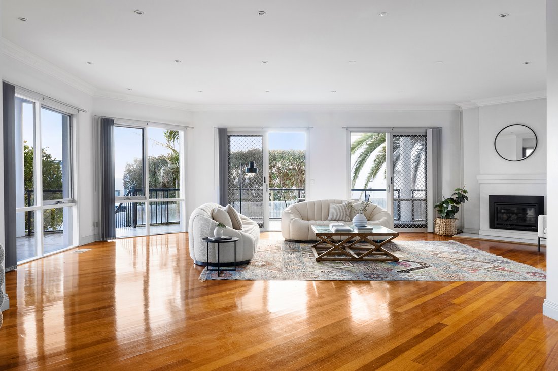 Low Maintenance Luxury With Impressive Scale In Mentone, Victoria ...