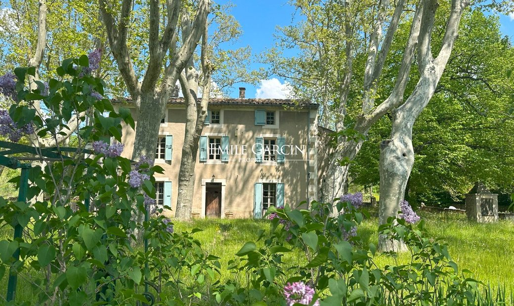 For Sale In Saint Martin De Castillon, Provence Alpes Côte D'azur ...