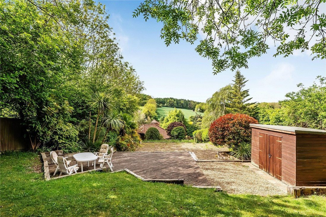 4 Bedroom Semi Detached House For Sale In In Merstham, England, United ...