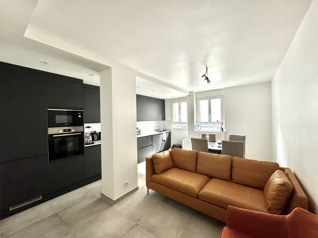3 Rooms 60m2 + Additional Garage In Saint Mandé, île De France, France ...