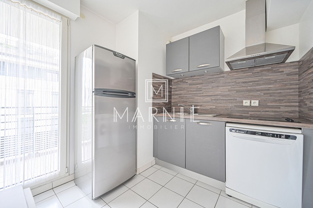 15th Metro Dupleix In Paris, île De France, France For Sale (15959997)