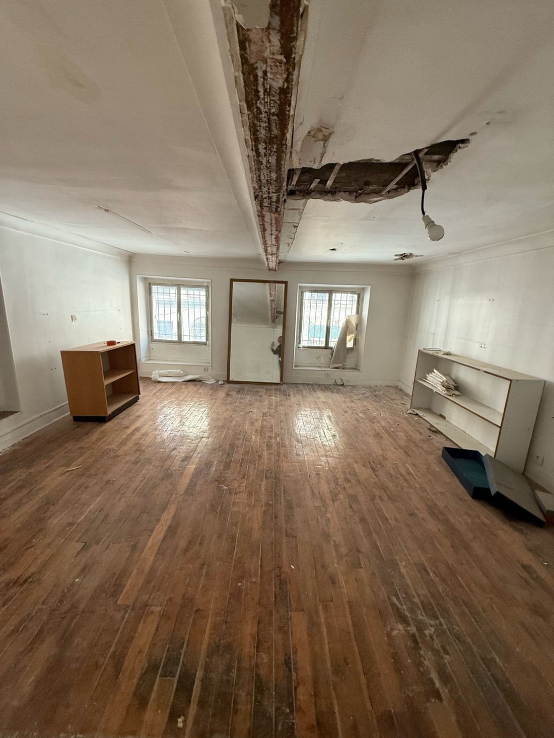 Property Description For Sale – 2 Rooms – 1 In Paris, île De France ...