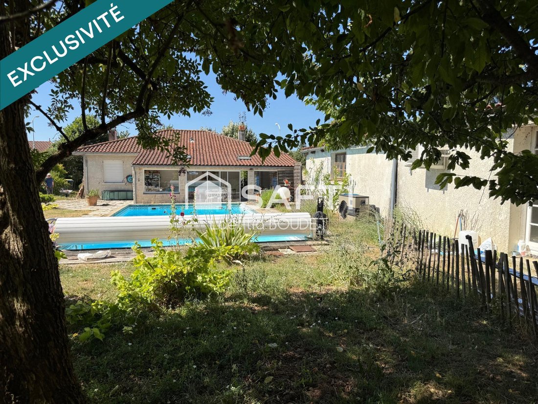 Maison Avec Logement Indépendant, Dans Clavette, Nouvelle Aquitaine ...