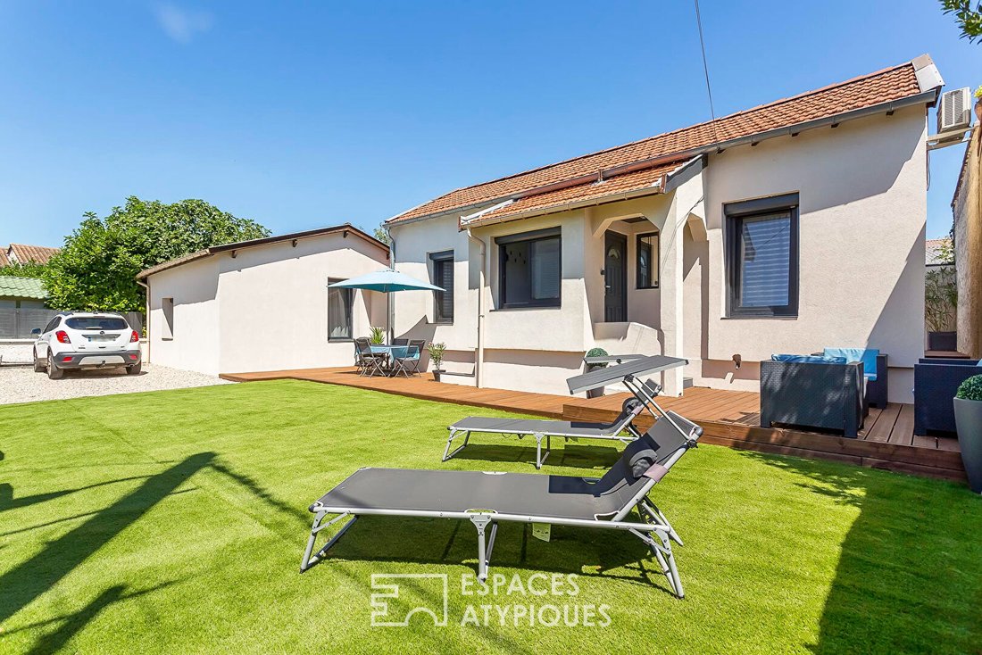 Casa Reformada Con Terrazas Y En Vaulx En Velin, Auvernia Ródano Alpes ...