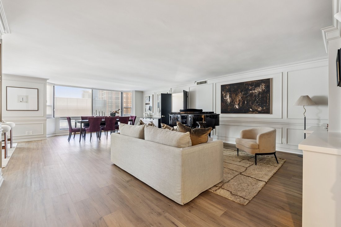 Full Service Luxury Condo In Toronto, Ontario, Canada For Sale (15970220)