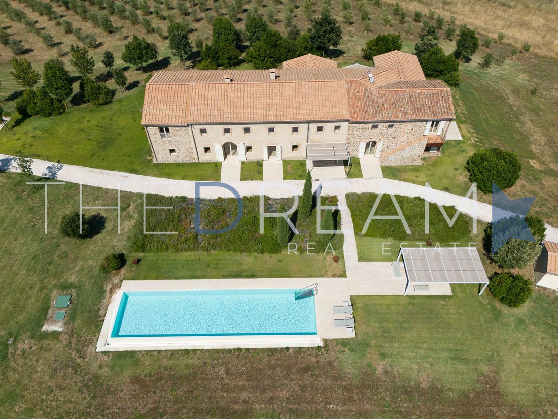 Exclusiva Finca Toscana Con Casa De Campo, Piscina En Mazzolla, Toscana ...