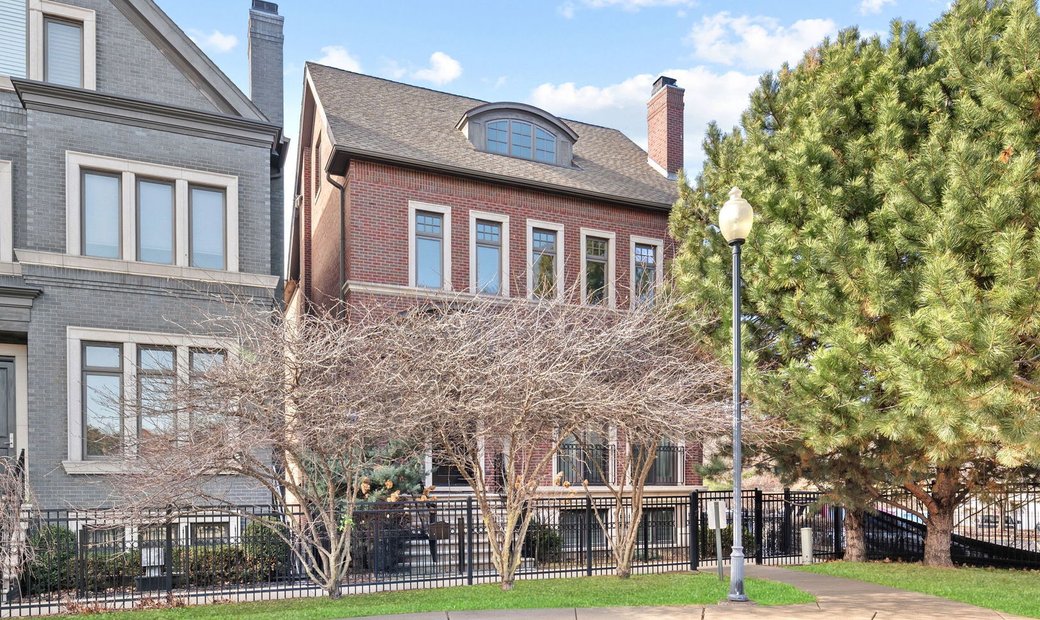 Stunning Built Single Family Home In Chicago, Illinois, United States ...