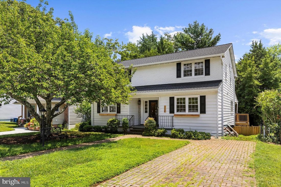 Timeless Colonial In The Heart Of West In Parole, Maryland, United ...