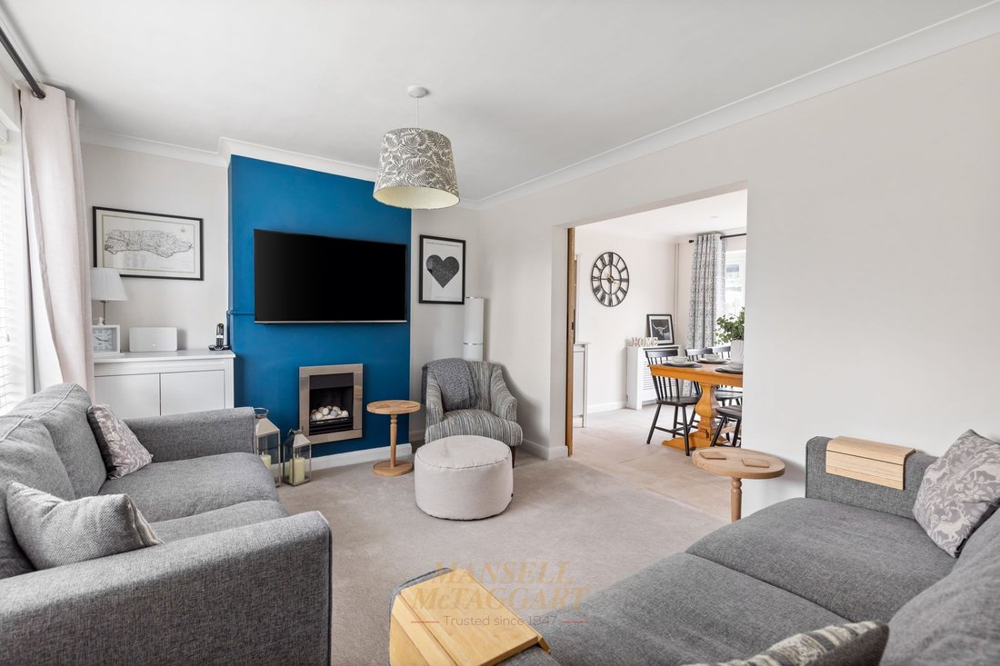 House Crawley In Crawley, England, United Kingdom For Sale (15971329)