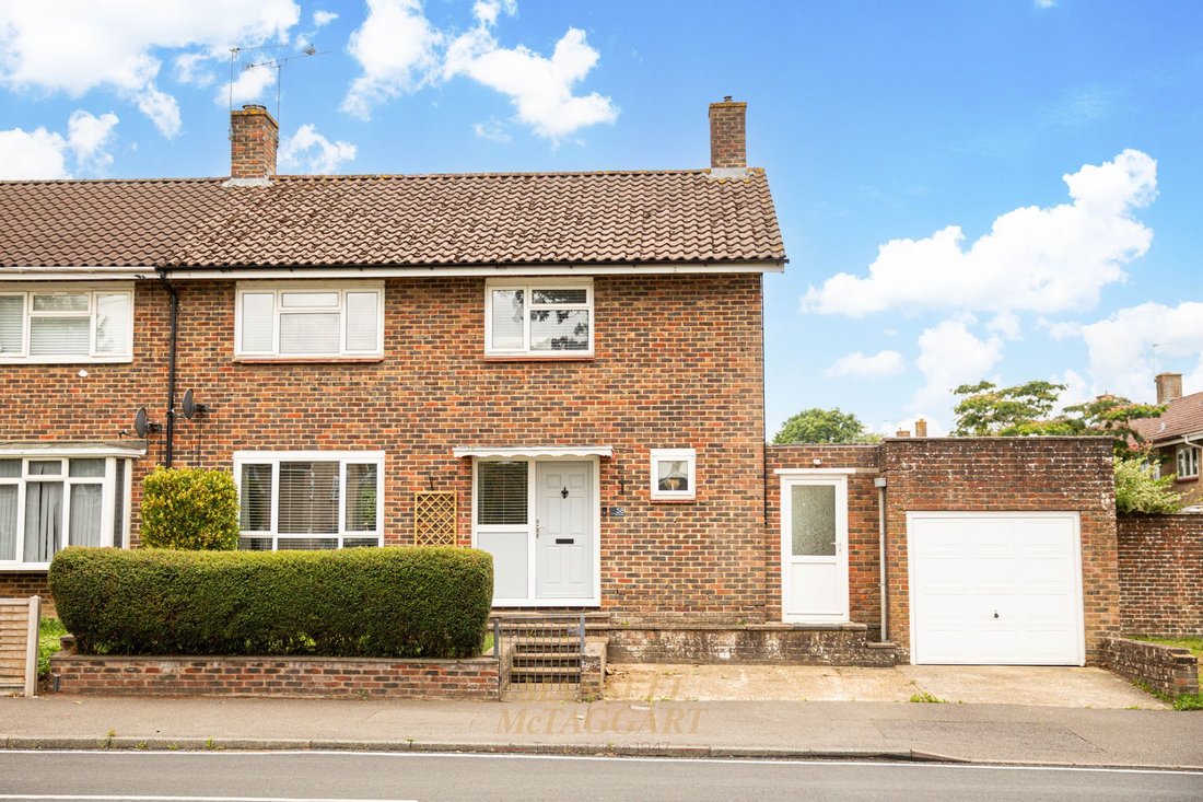 House Crawley In Crawley, England, United Kingdom For Sale (15971329)