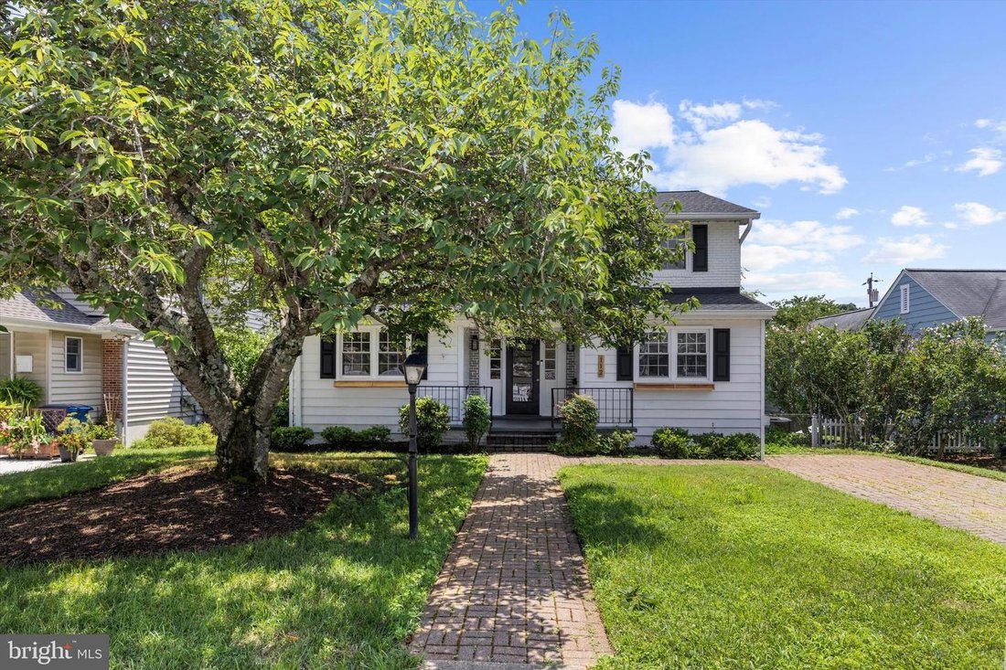 Timeless Colonial In The Heart Of West In Parole, Maryland, United ...
