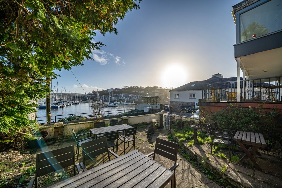 Landmark Three Storey Licensed Residential In Kinsale, County Cork ...