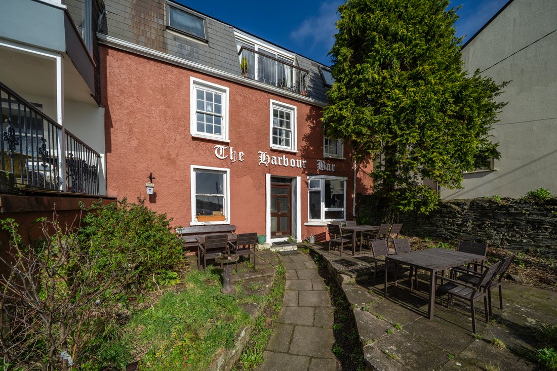 Landmark Three Storey Licensed Residential In Kinsale, County Cork ...