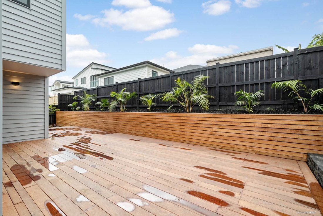 Stunning Multi Generational Home In Orewa, Auckland, New Zealand For ...