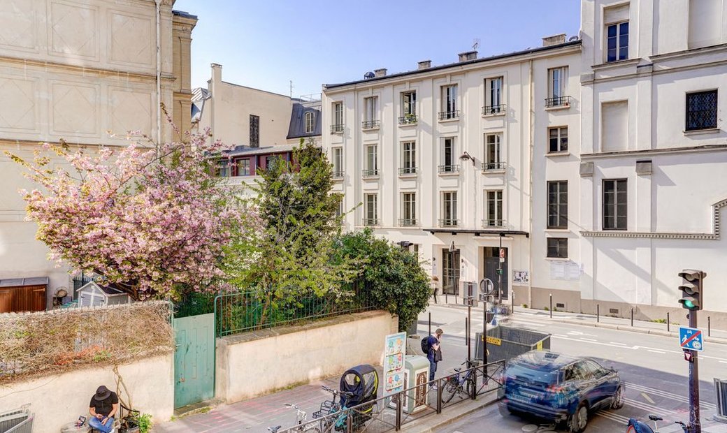 4 Rooms Saint Placide In Paris, île De France, France For Sale (15976501)