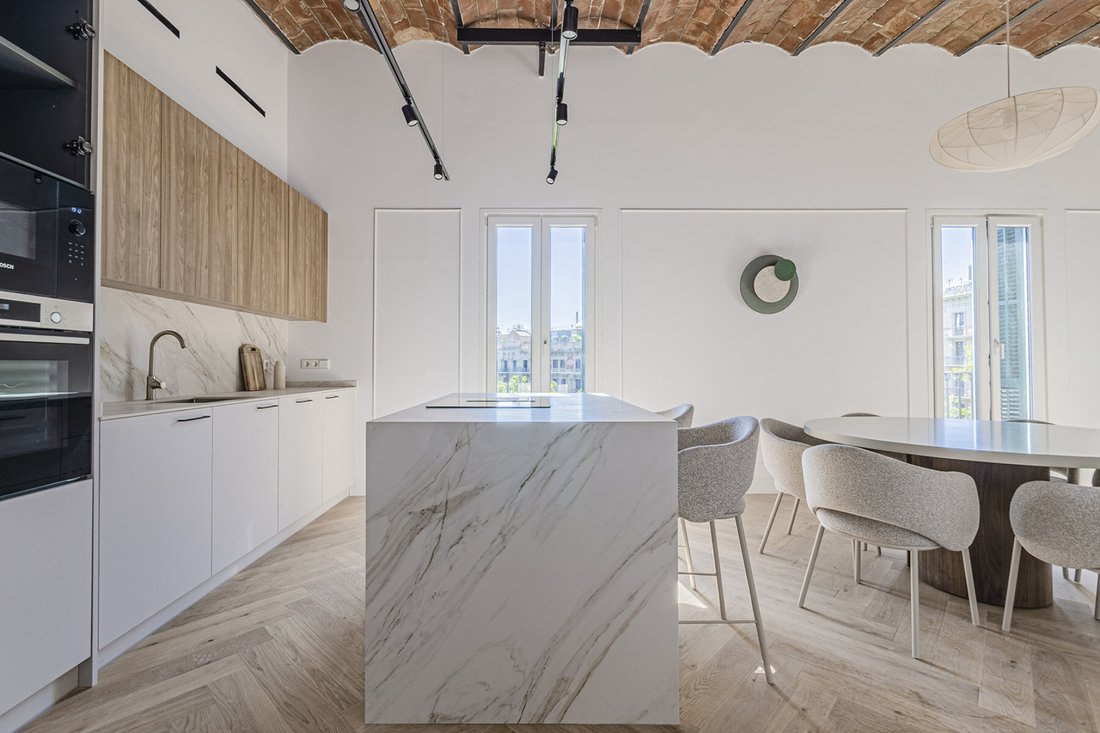 Impressive Corner Apartment On High Floor In In Ciutat Vella, Barcelona ...