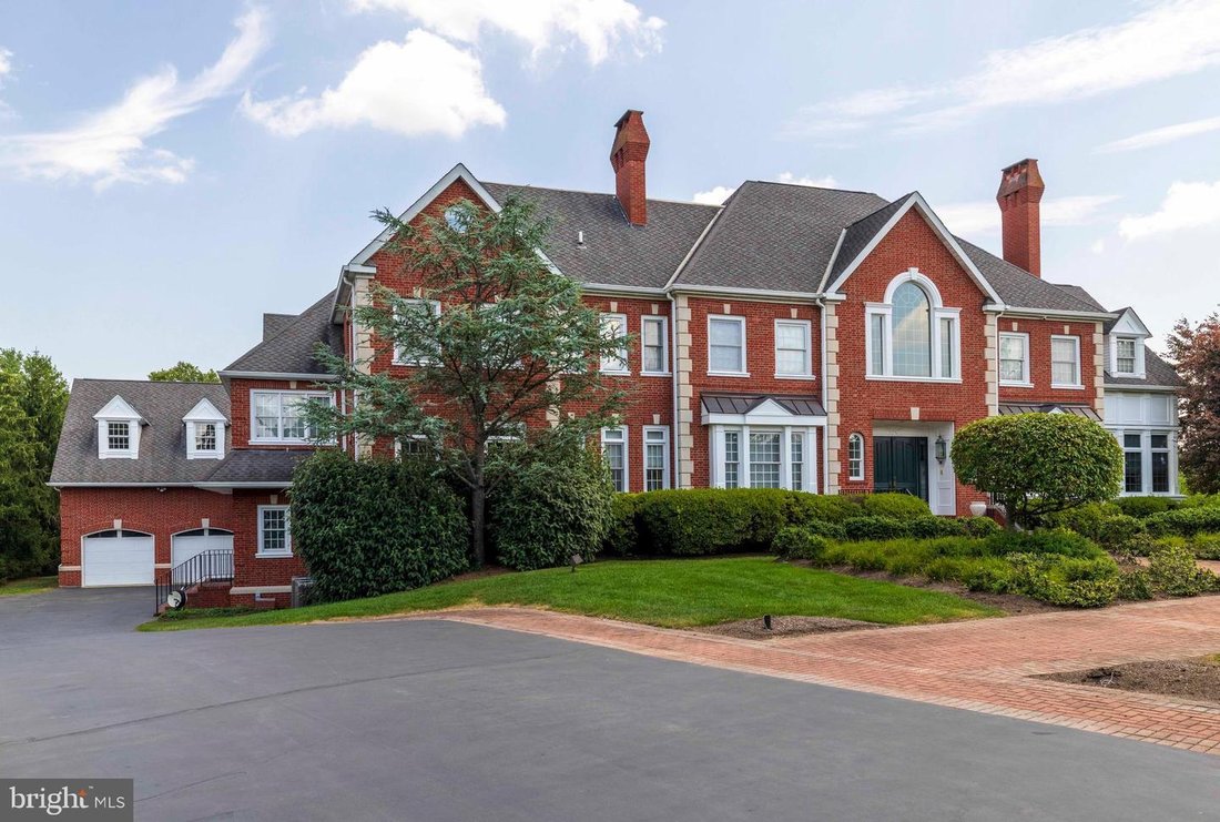 5 Bedrooms Single Family Detached In Blue Bell, Pennsylvania, United ...