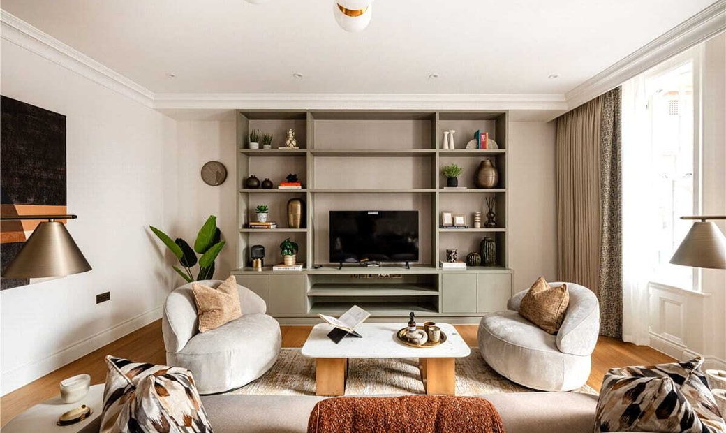 Stratton Street, London W1 J In London, England, United Kingdom For ...