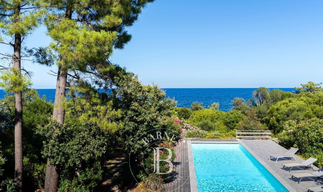 Favone, 5 Bedrooms, Swimming Pool, Seafront In Sari Solenzara, Corsica ...