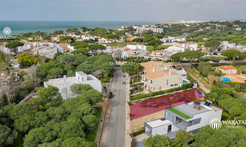 A Plot With 530 Sq.M. In The Encosta Do In Vale Do Lobo, Almancil ...