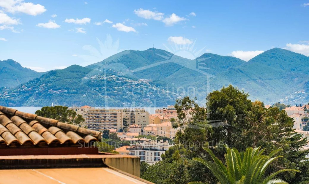 Apartment 3 Rooms With Sea View In Cannes, Provence Alpes Côte D'azur ...