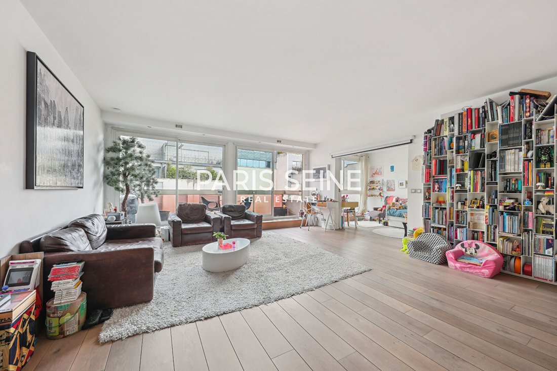 Paris Seine Modern High Floor With In Paris, île De France, France For ...