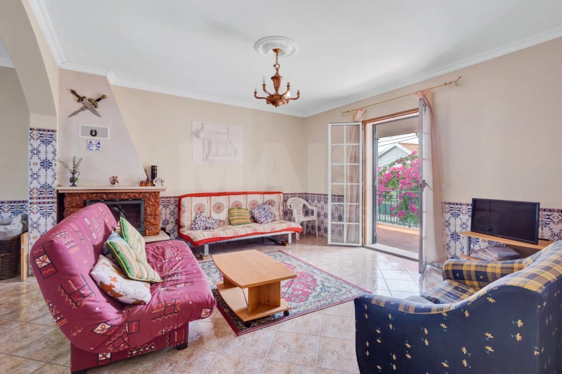 Moradia T3 Con Garaje Y Trastero En El Bairro Do En Pontinha E Famoes ...