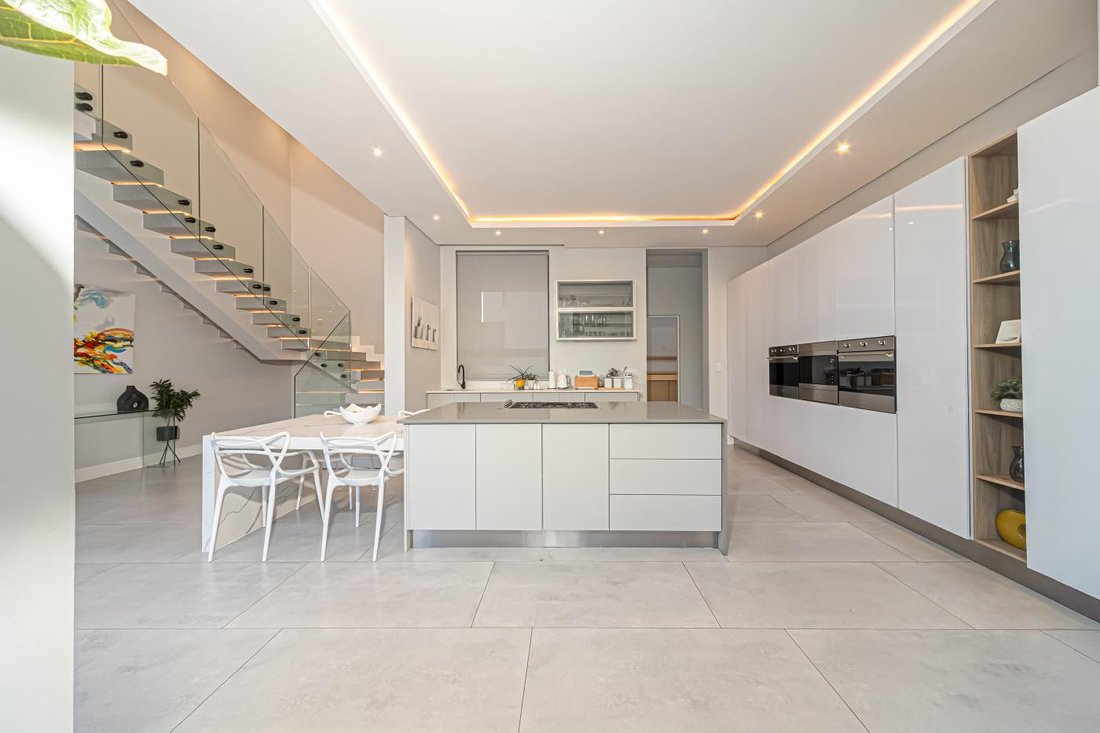 House Midrand In Midrand, Gauteng, South Africa For Sale (15853821)