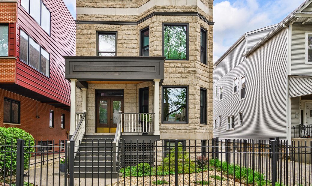 Single Family Home/House Chicago United In Chicago, Illinois, United ...