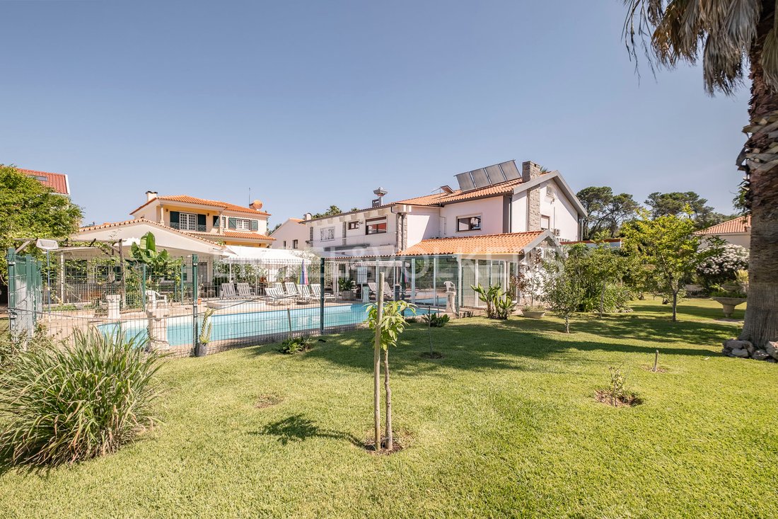 Detached House With 15 Rooms And Investment In Setubal, Setubal ...