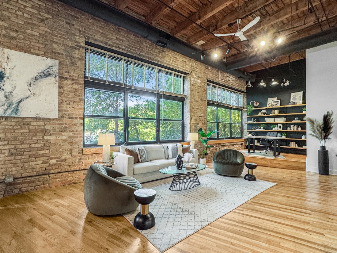 Fully Renovated Brick And Timber Fulton In Chicago, Illinois, United ...