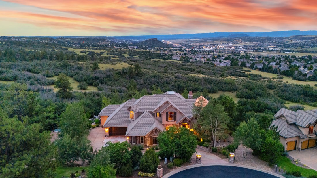 Sophisticated Serenity With Views That In Castle Rock, Colorado, United ...