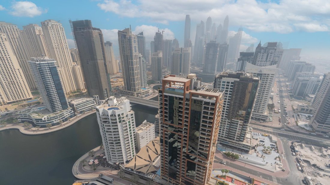 Apartment In Dubai, Dubai, United Arab Emirates For Sale (16000838)
