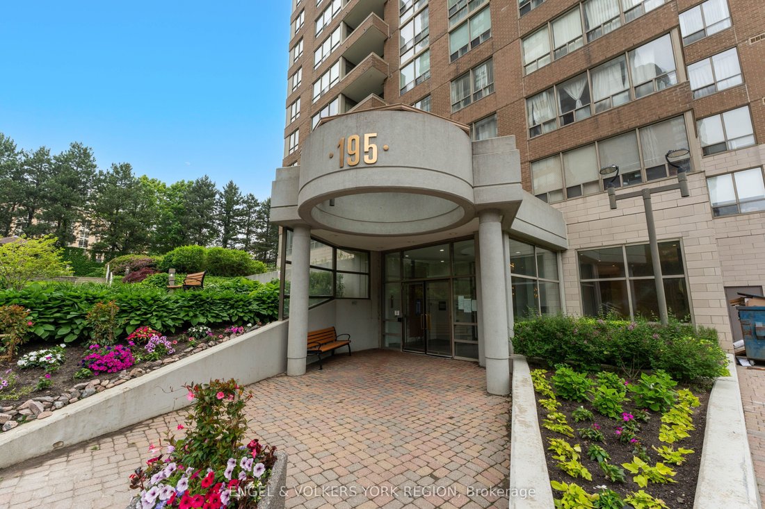 Timeless Elegance And Modern Comfort In The Heart In Toronto, Ontario ...