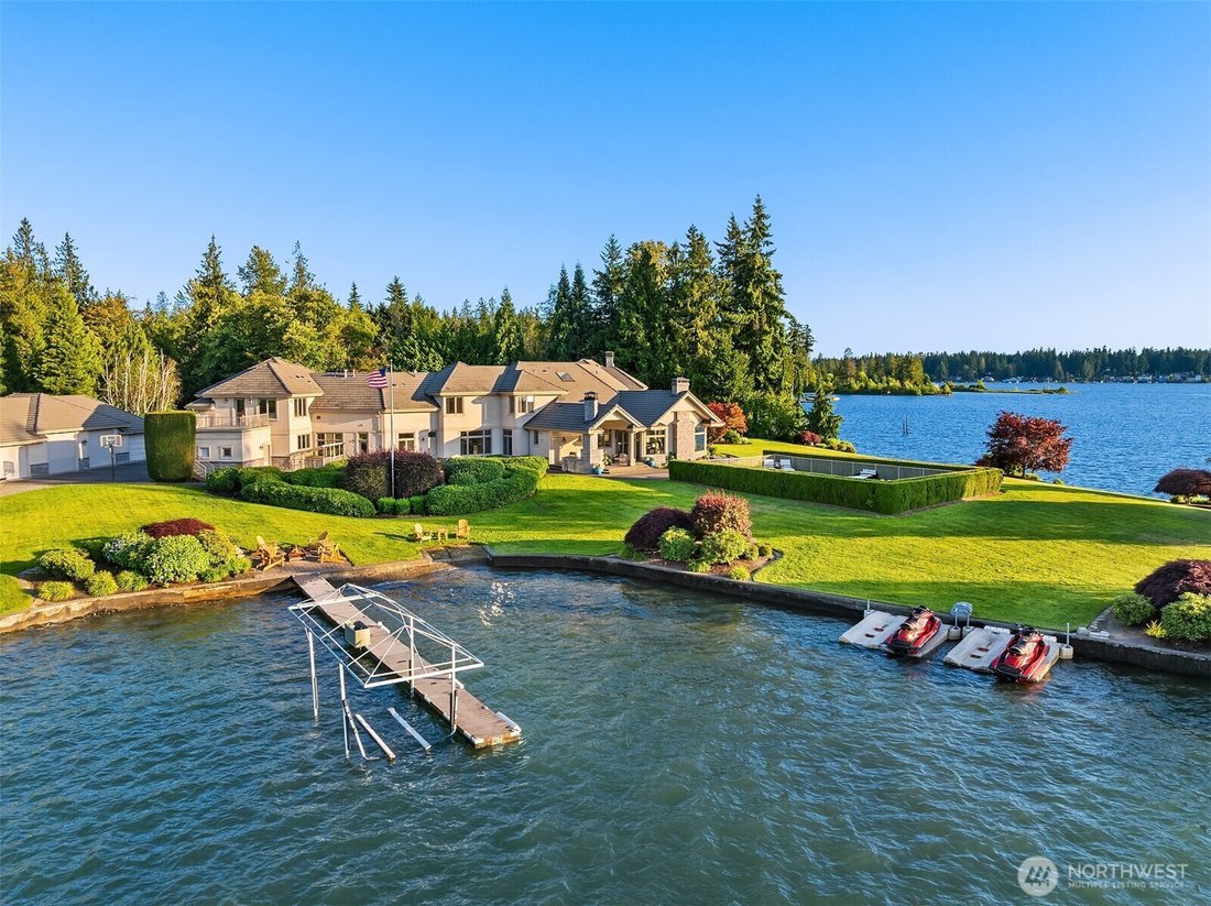 Vivre De Luxe Au Bord De L'eau à Snag Dans Lake Tapps, Washington ...