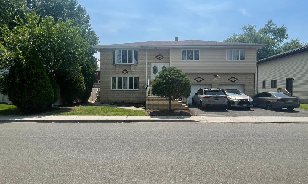 6 Bedrooms Multi Family (2 4 Units) In Little Ferry, New Jersey, United ...