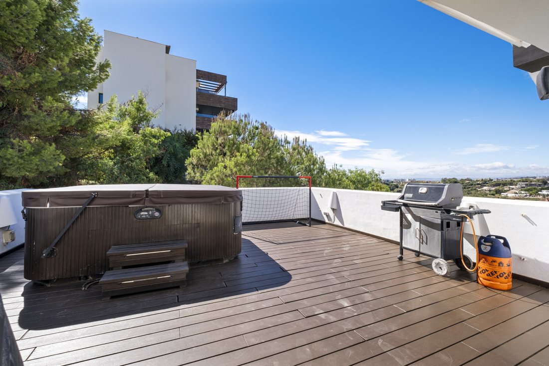 Penthouse Sea Views Los Flamingos In Cancelada, Estepona, Andalusia For Sale (16005358)