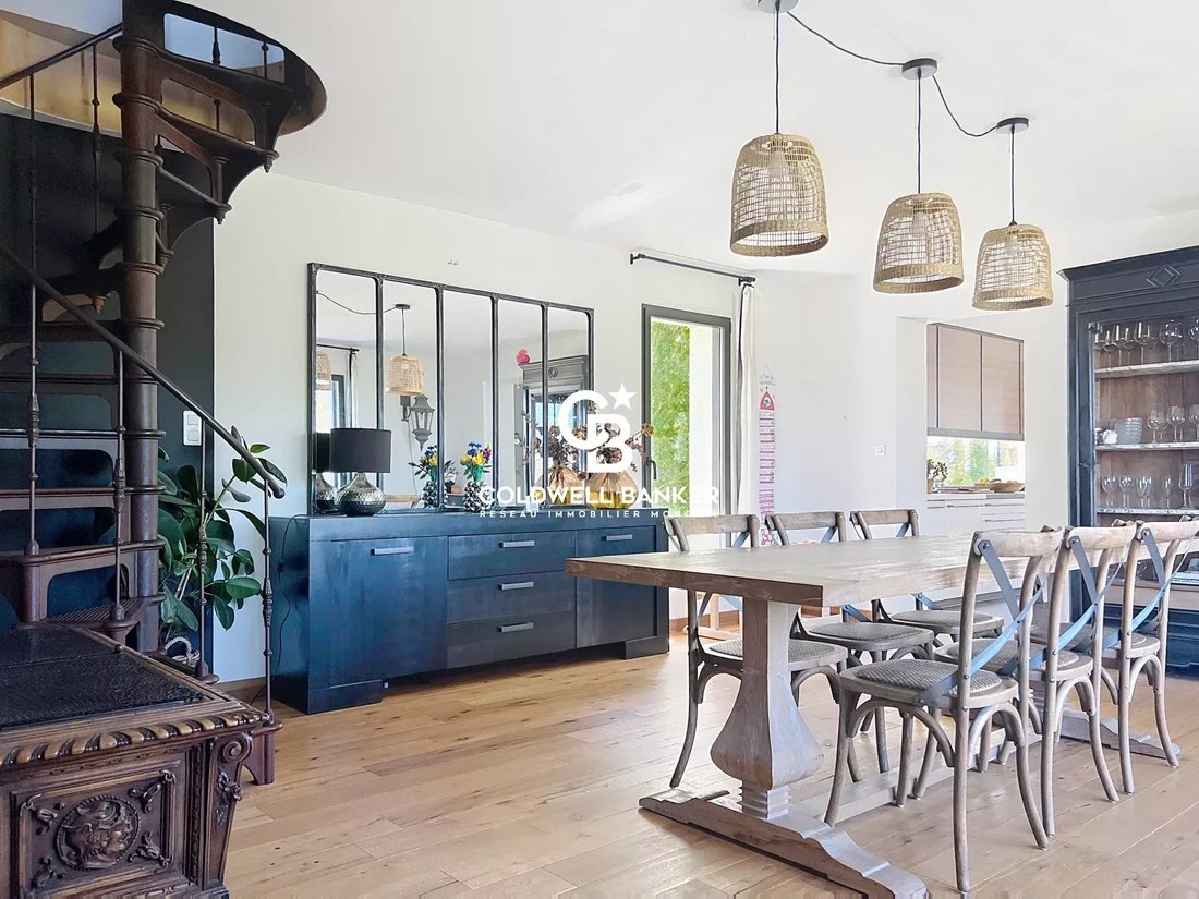 Contemporary World In The Heart Of The In Marans, Nouvelle Aquitaine ...