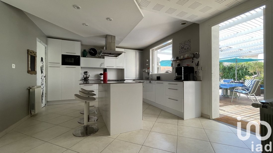 Venta De Casa/Villa De 8 Piezas En Jonquières Saint Vincent, Occitania ...