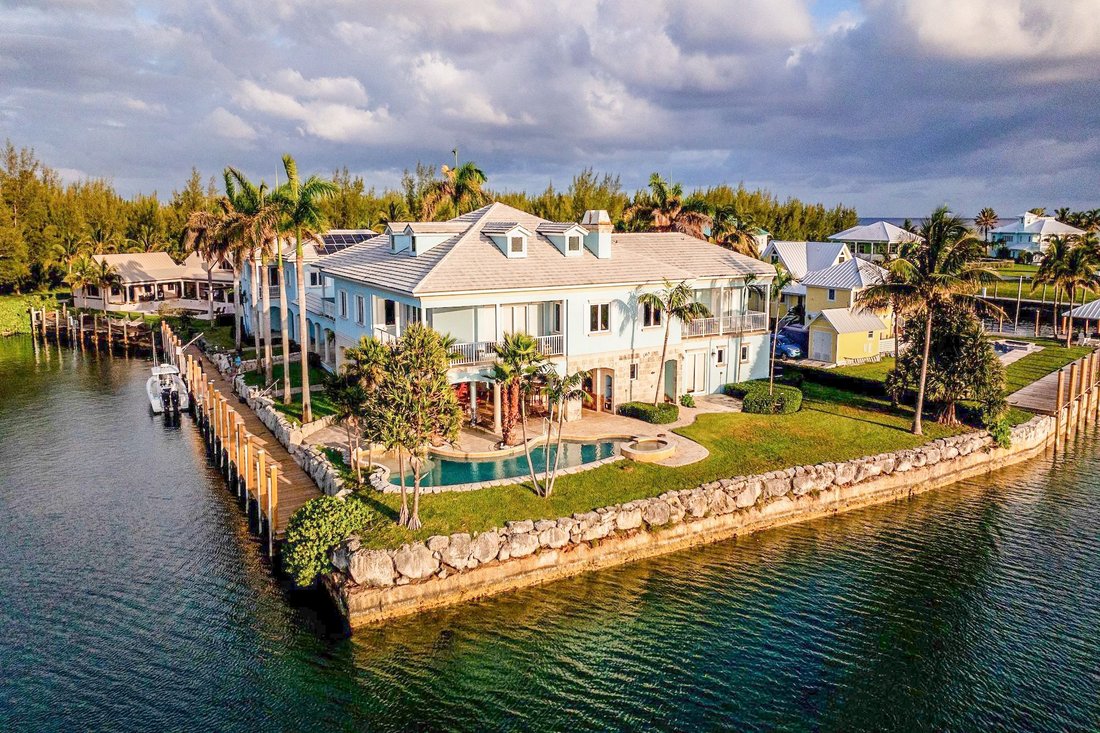 An Exquisite Canal Front Sanctuary In West End, West Grand Bahama, The Bahamas For Sale (16006342)