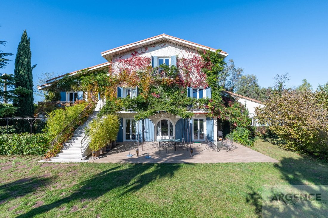 Unique Property With Pool On 9000 M² Of Land In Castelnau Le Lez ... Unique Property With Pool On 9000 M² Of Land In Castelnau Le Lez ...