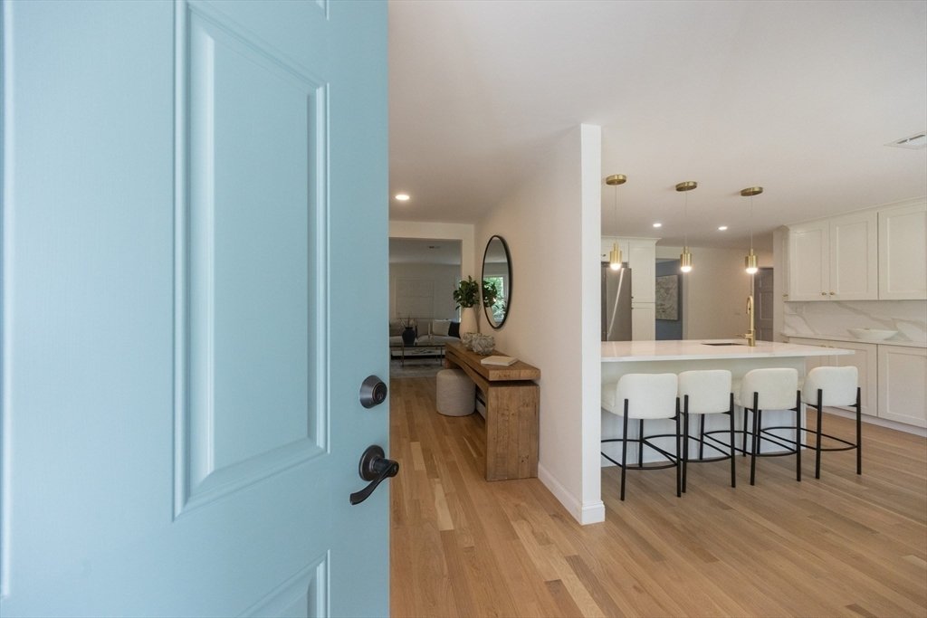 4 Bedrooms Single Family Detached In Easton, Massachusetts, United ...