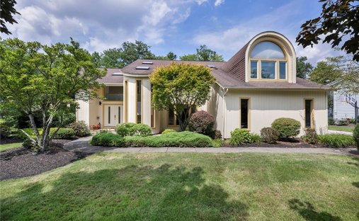Luxury homes for sale in North Randall, Ohio | JamesEdition