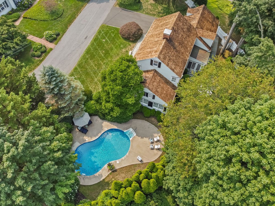 Mill Gate House: Timeless Colonial In Fairfield, Connecticut, United ...