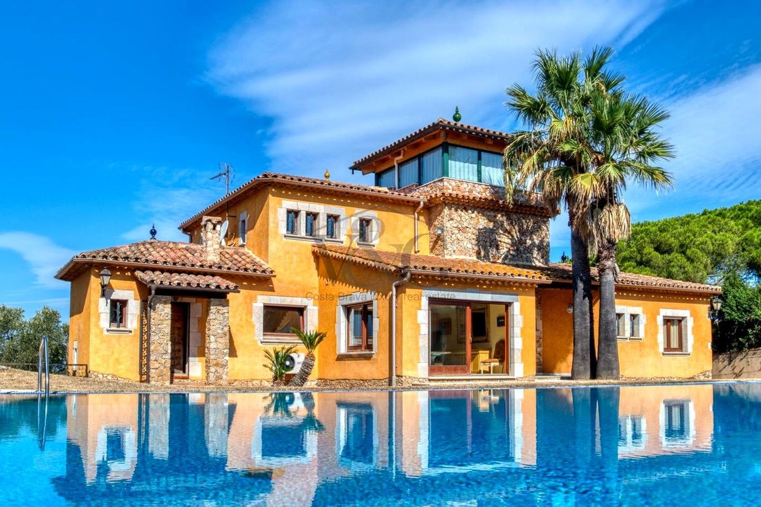 L'escala Villa In L'escala, Catalonia, Spain For Sale (16026859)