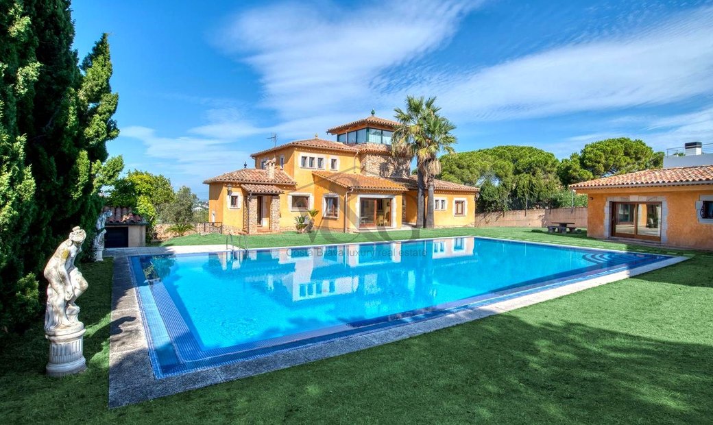 L'escala Villa In L'escala, Catalonia, Spain For Sale (16026859)