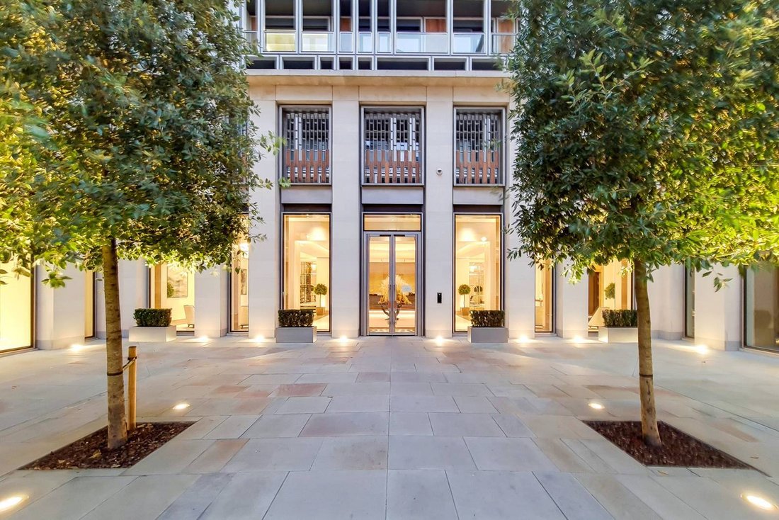 The Strand, The Strand, Wc2 R In London, England, United Kingdom For ...