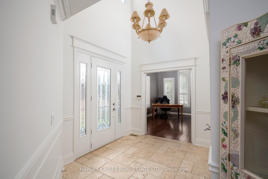 Elegant Thornhill Home With Private Pool Retreat In Vaughan, Ontario ...